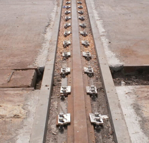 High Tensile Oiled Black Railroad Clips And Fasteners With Q235 Steel ...